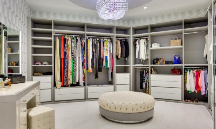 14 Must-Have Walk-In Closet Design Features | European Cabinets