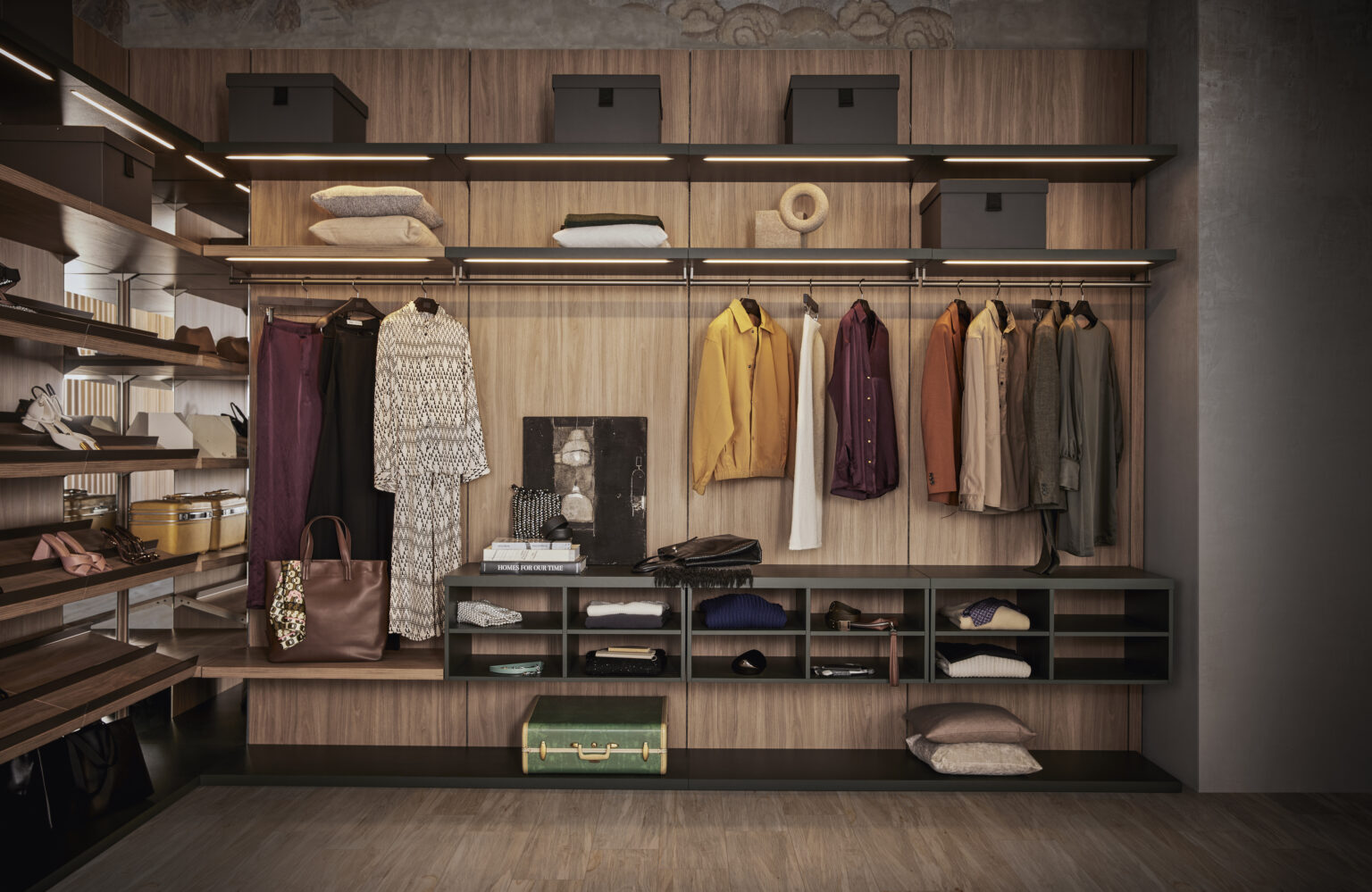 Walk-In Closets – Anteprima | European Cabinets & Design Studios